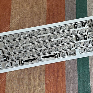 Varo x Ajazz San AC067 화이트 커스텀 키보드 (diy kit 만) | 키보드/마우스/스피커 | 중고나라