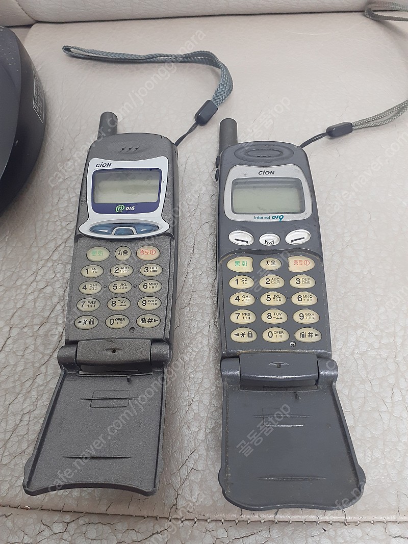 옛날 핸드폰 1999년도 핸드폰 LG 2대 소품 엔틱용 | 예술작품/골동품/수집 | 중고나라