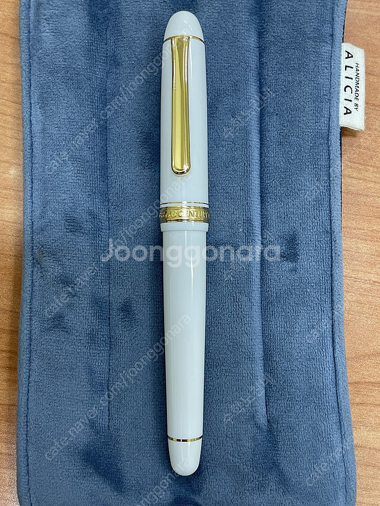 플래티넘 센츄리 슈논소화이트 uef닙 만년필 팝니다 | 중고나라 카페에서 운영하는 공식 사이트