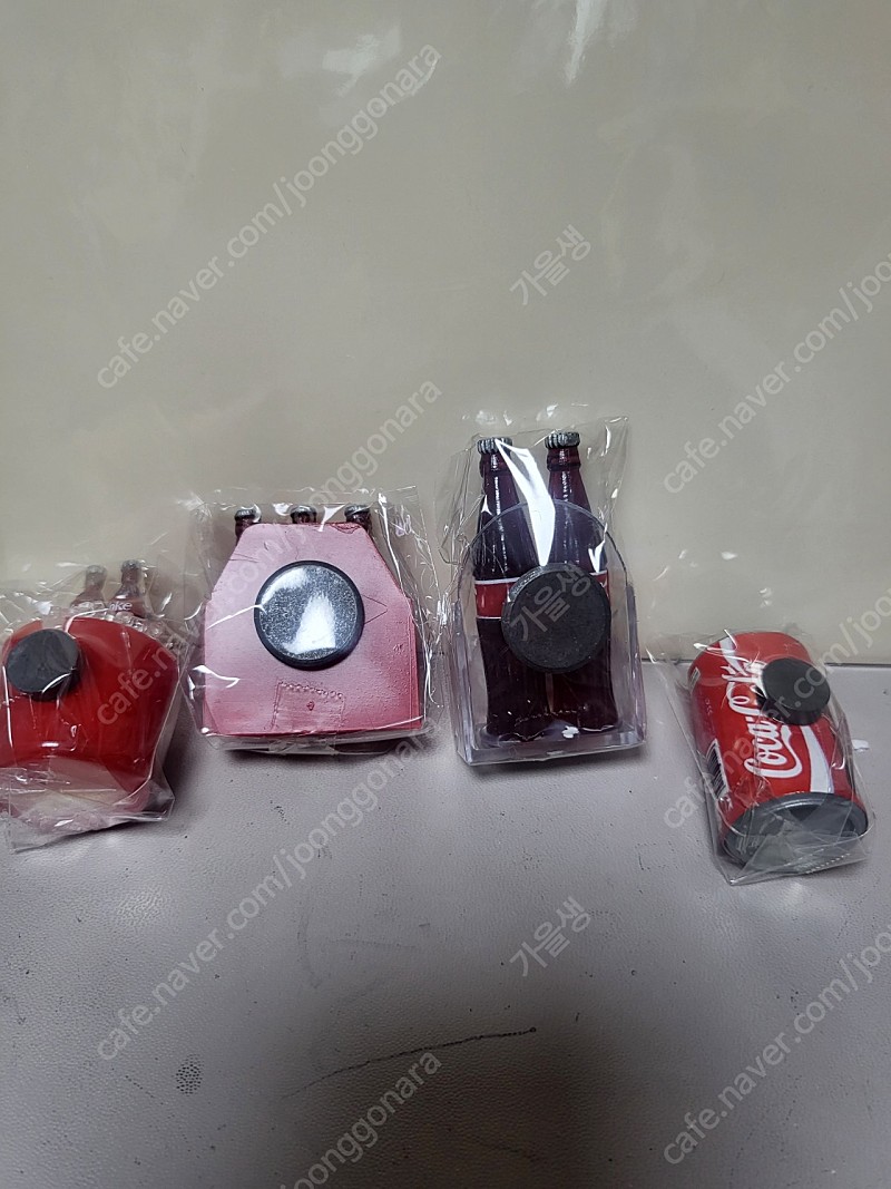 코카콜라 자석및 도쿄올림픽 뱃지셋트 예술작품 골동품 수집 중고나라
