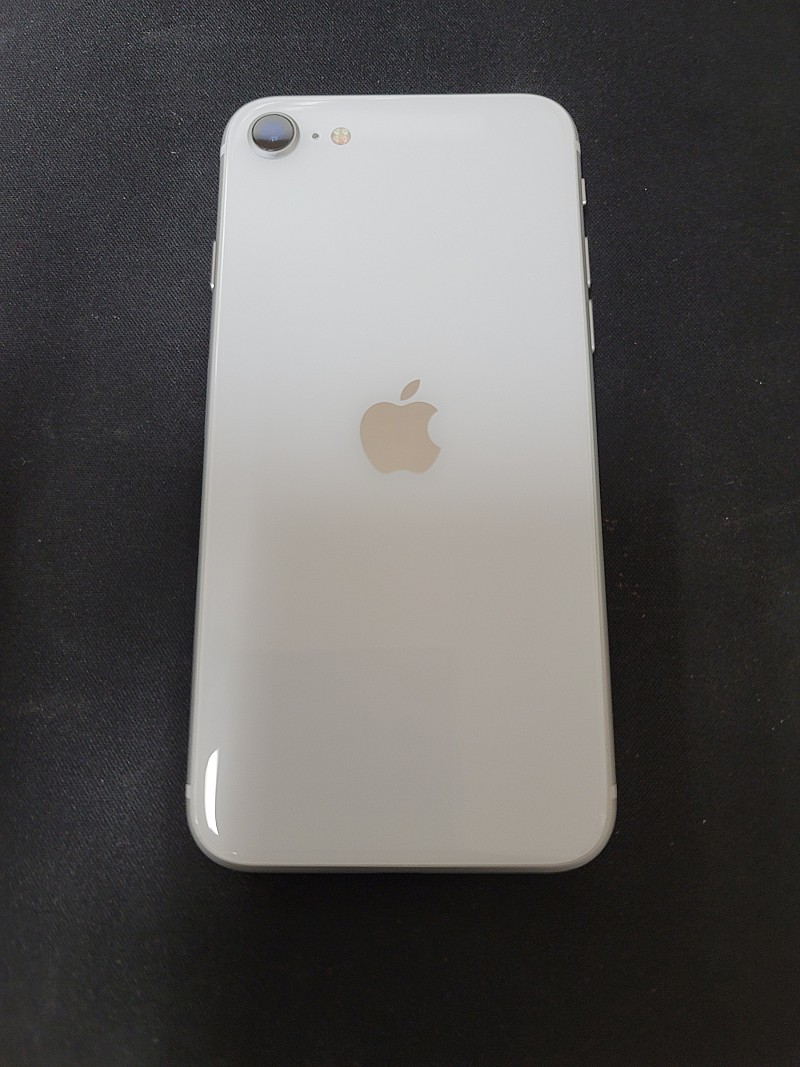 부산 아이폰SE2 화이트 128기가 84퍼센트 21만원 | 스마트폰 | 중고나라