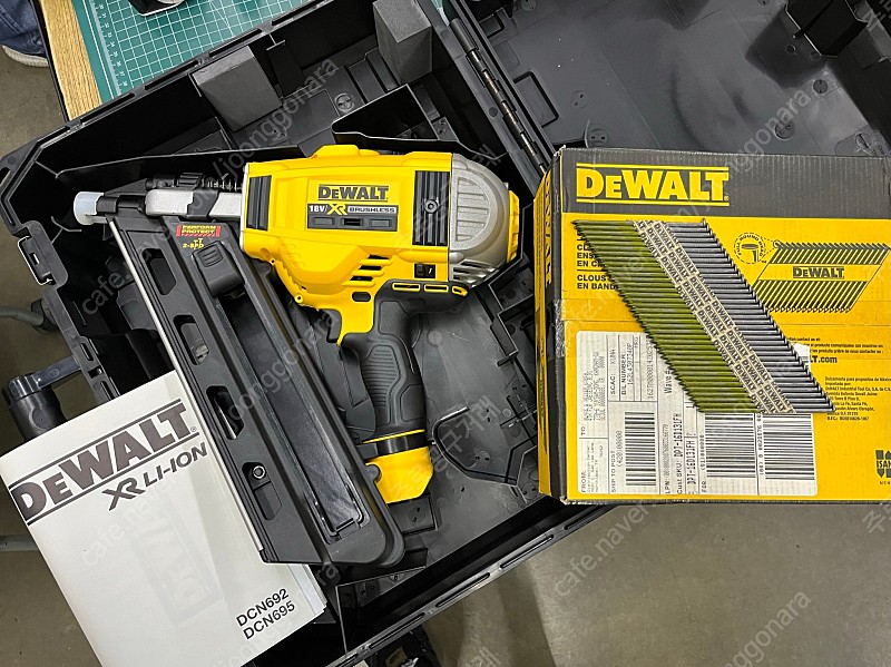 디월트 충전 타정기 DCN692/DCN692N 미사용품... | 산업/안전/공구함 | 중고나라