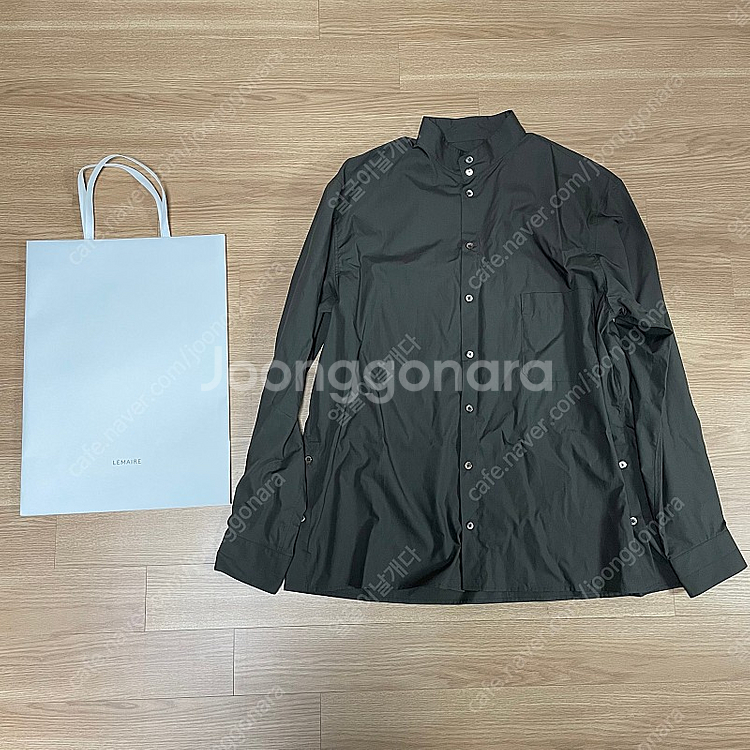 르메르 22fw 트위스트 셔츠 48사이즈 판매합니다 | 티셔츠/캐쥬얼의류 | 중고나라