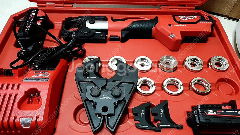 [예약중] 밀워키 압착기 m18-hcct-202c 판매 | 에어/유압 | 중고나라