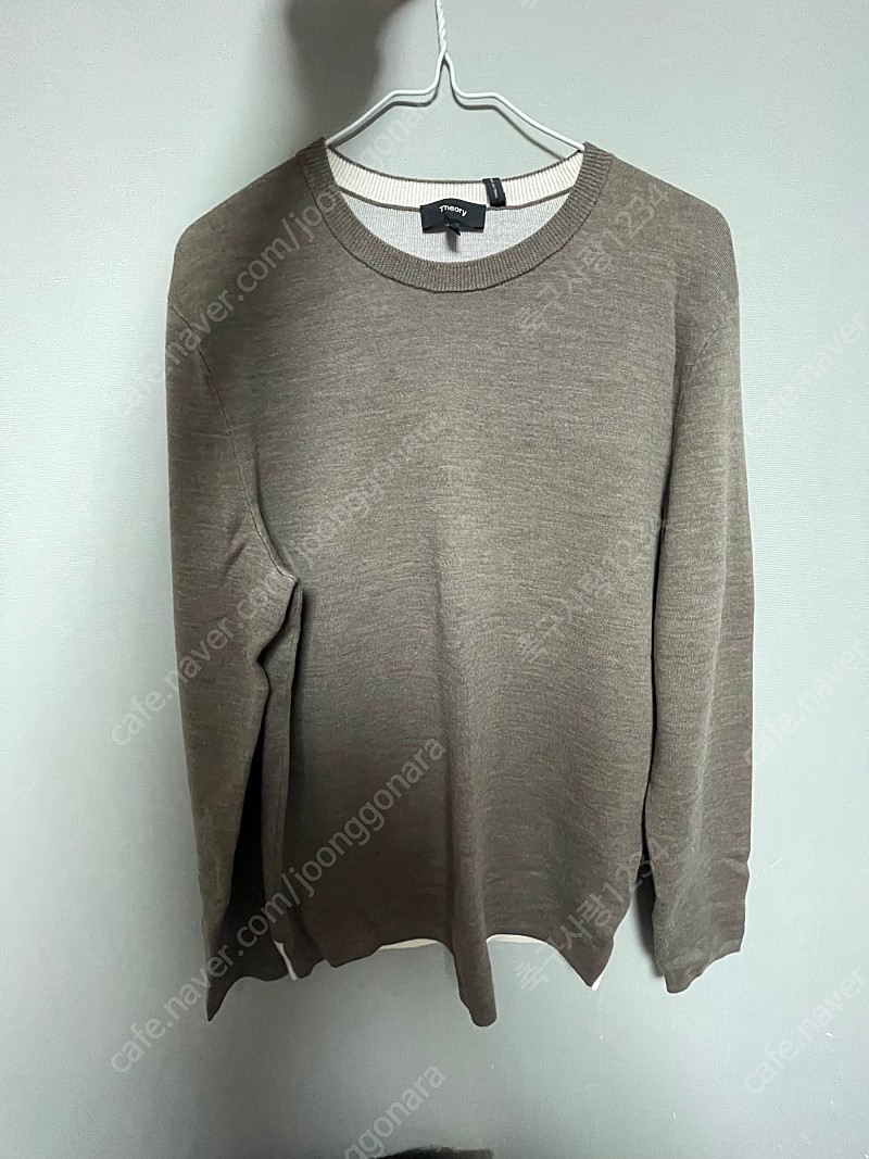 띠어리 아르노 배색 니트 팝니다 20fw | 티셔츠/캐쥬얼의류 | 중고나라