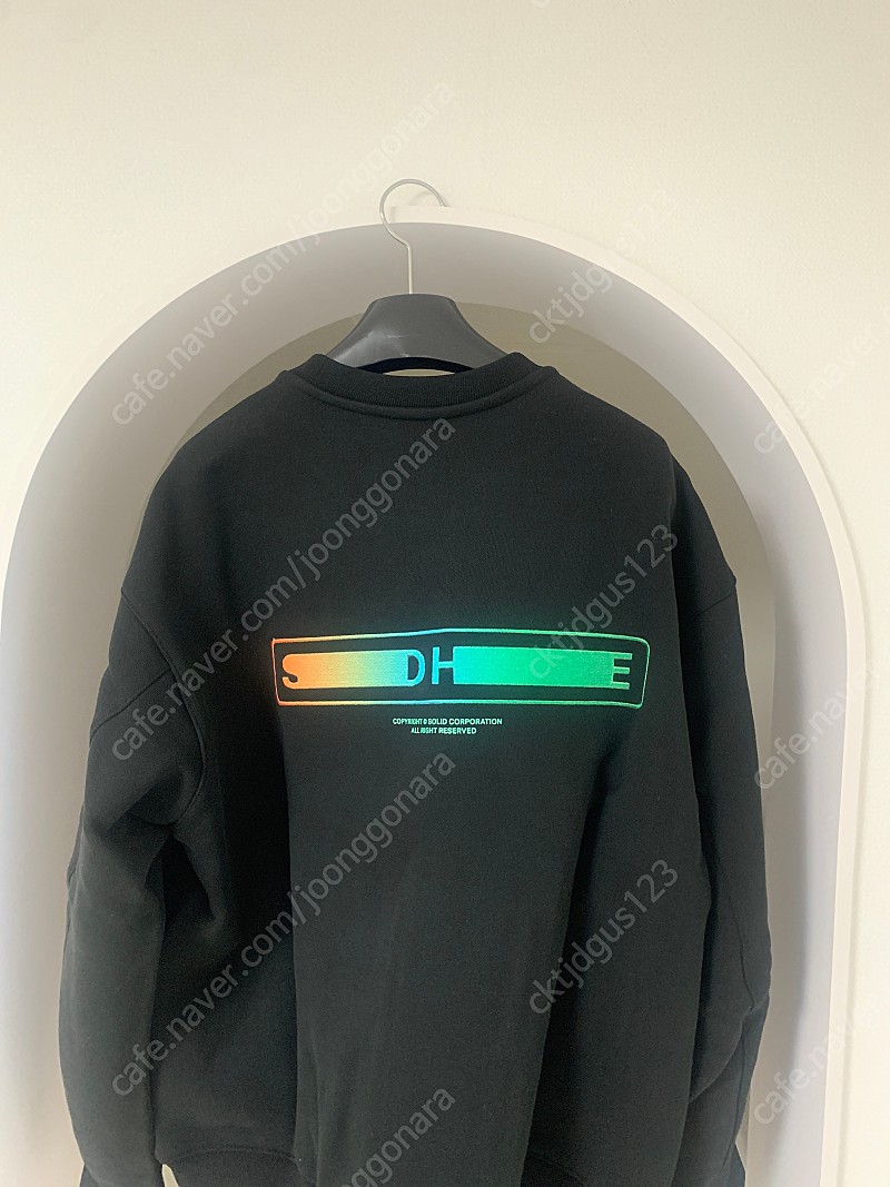 솔리드 옴므 22fw 백로고 자수 맨투맨 48 | 남성의류 | 중고나라