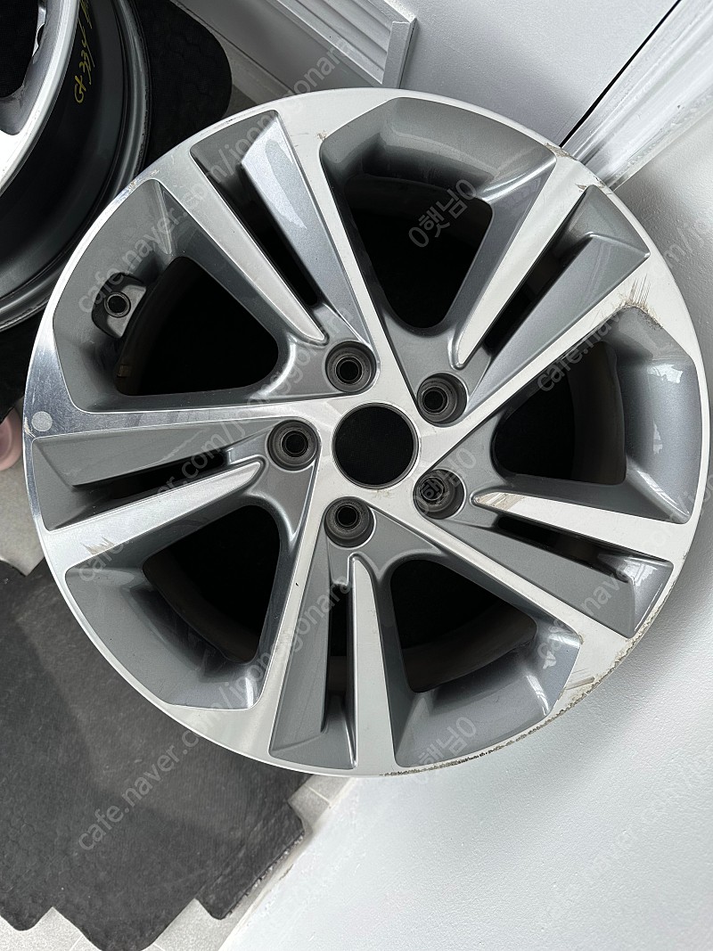 아반떼ad 17인치 순정휠 판매합니다.(가격인하) | 기타 부품/용품 | 중고나라