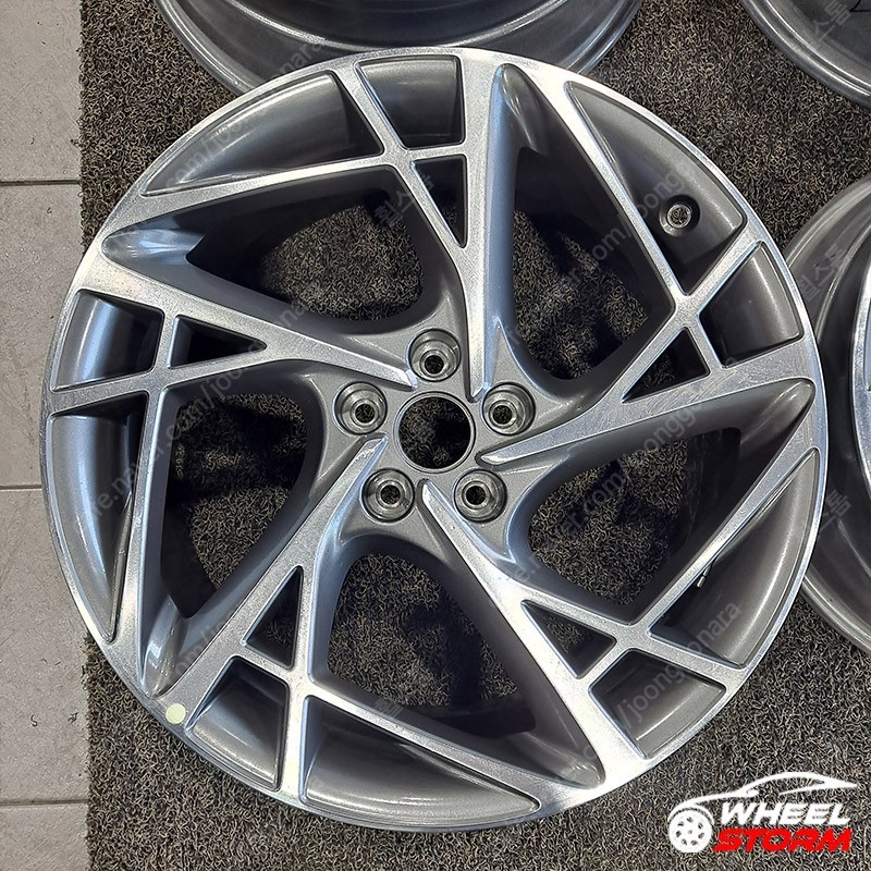 [판매] 현대 제네시스 G90 20인치휠 T4215 순... | 휠/타이어 | 중고나라