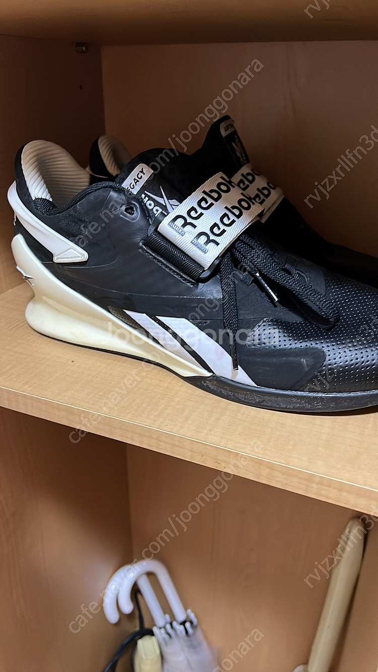 역도화 리복 레거시리프터2 270mm 검흰 팝니다 | 중고나라 카페에서 운영하는 공식 사이트