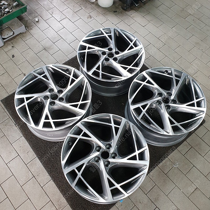 [ 제네시스 ] G90 Rs4 20인치 순정 휠 팝니다 휠 타이어 중고나라