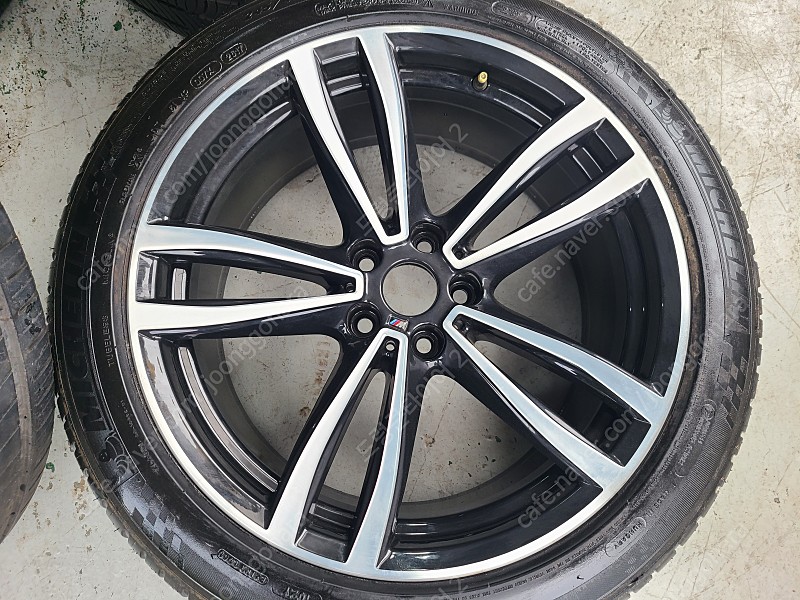 [판매]BMW 647m 정품 블랙컷팅 19인치 팝니다 | 기타 부품/용품 | 중고나라