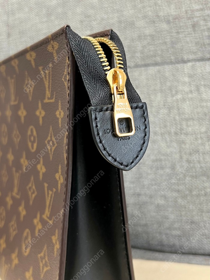 루이비통 포쉐트 토일렛 NM 클러치 신형 정품 (M46... | 숄더백 | 중고나라