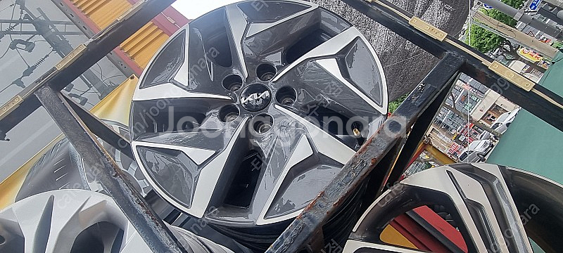 [판매] 기아 k5 k7 소렌토 스포티지 17인치 임판... | 휠/타이어 | 중고나라