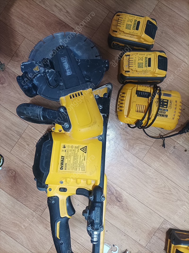 디월트dcs690 콘크리트 절단기 | 드릴/전동공구 | 중고나라