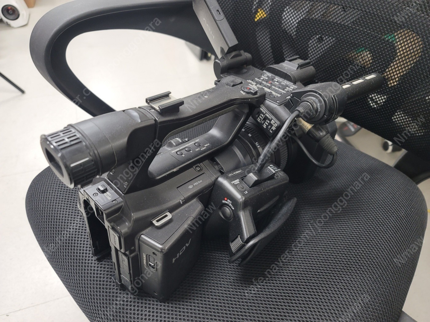 소니 6mm 방송용 캠코더 HVR-Z7N 조명 HVL-... | TV | 중고나라