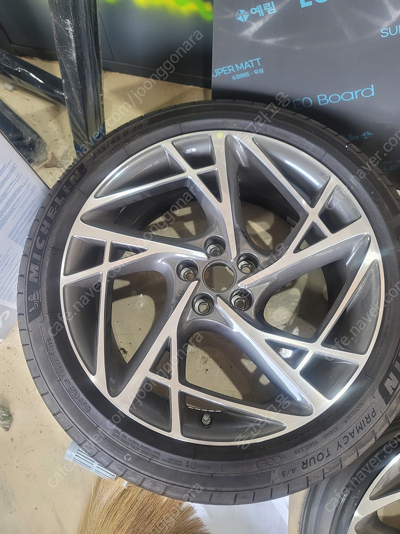 신형 제네시스g90 Rs4 20인치 휠타이어 전륜 1개 휠 타이어 중고나라