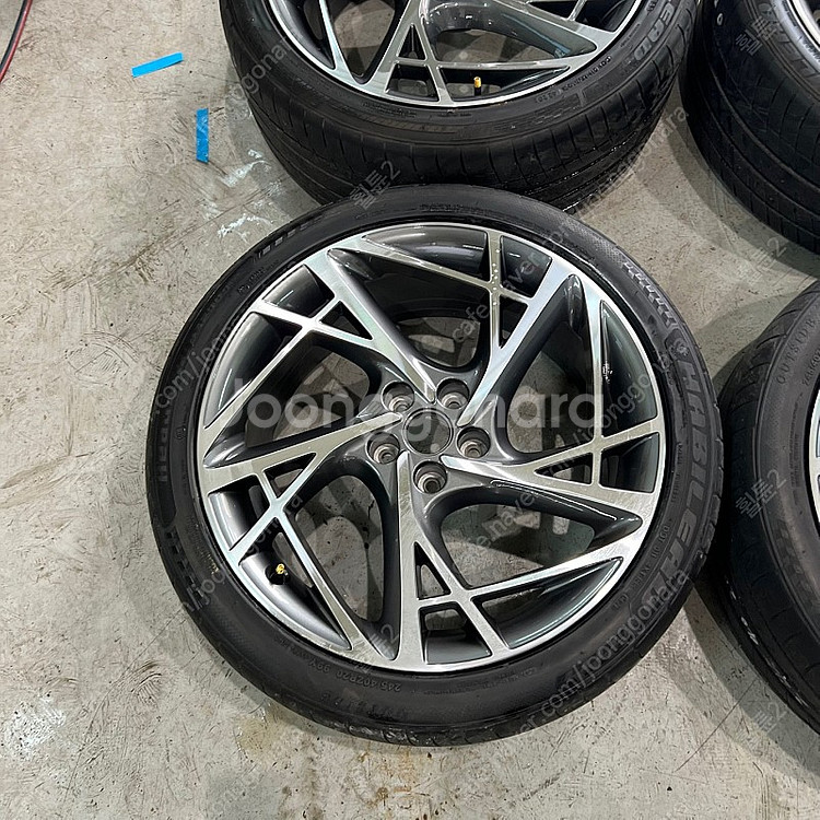 신형 제네시스g90 Rs4 20인치 중고휠타이어 판매 휠 타이어 중고나라