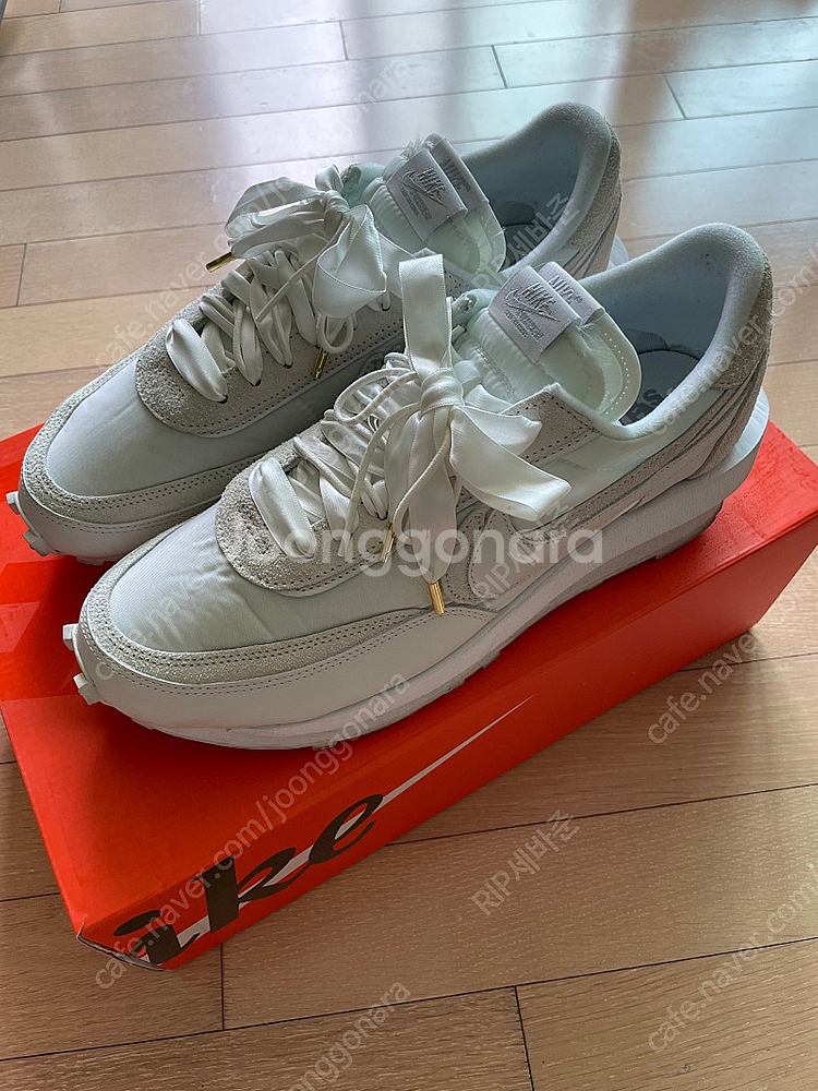 나이키 사카이 나일론 화이트 290 (US11) 팝니다... | 남성의류 | 중고나라