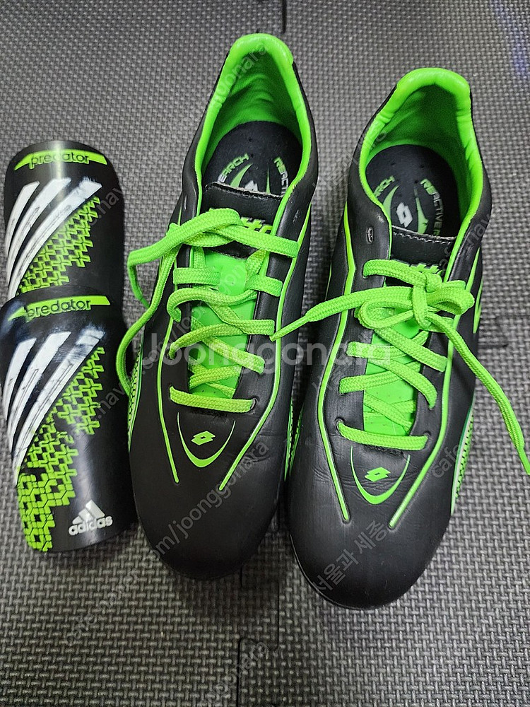 로또 축구화 그라비티 265mm | 축구의류/축구화 | 중고나라