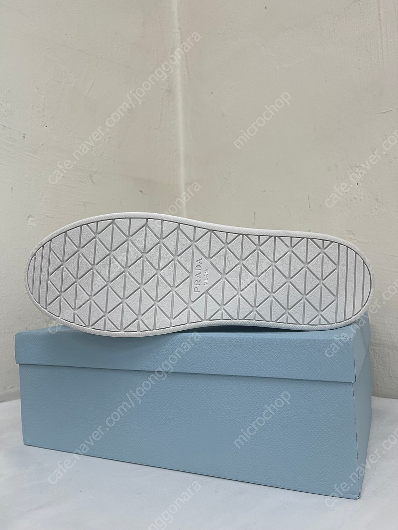 프라다 남성 스니커즈 (41, 260-265mm) | 구두/로퍼 | 중고나라