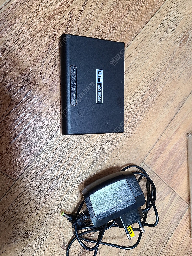 skt lte 라우터 snr-150 8만에 팝니다 | 케이스/거치대/보호필름 | 중고나라