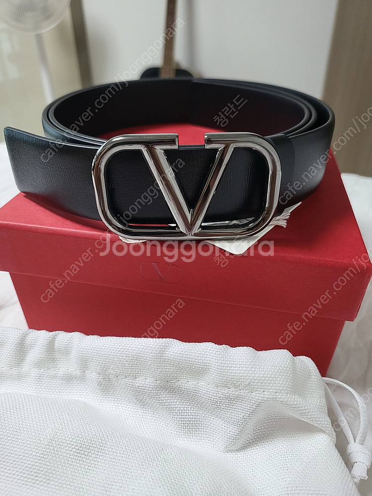 발렌티노 23FW V로고 벨트 허리띠 95 새상품 | 남성의류 | 중고나라