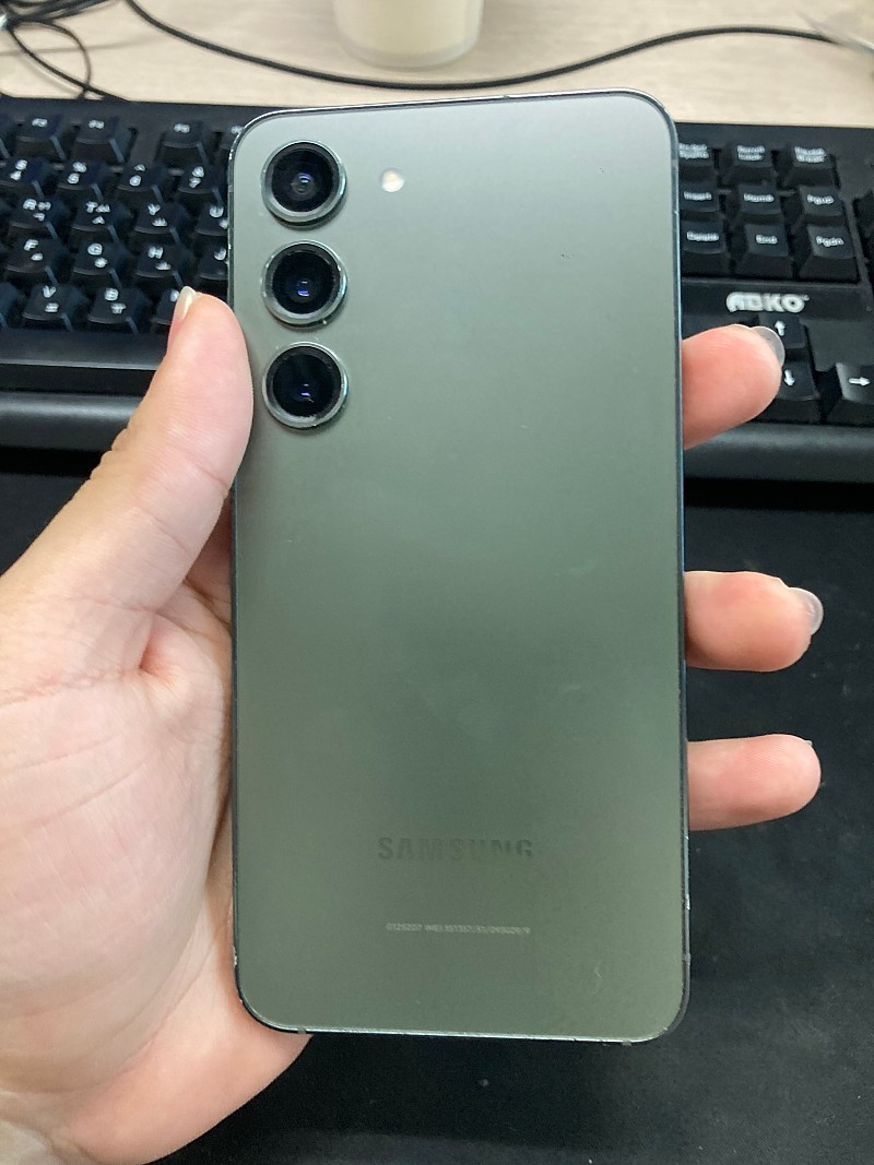 부산 갤럭시S23 그린 64만원 KT 256기가 (S2... | 케이스/거치대/보호필름 | 중고나라