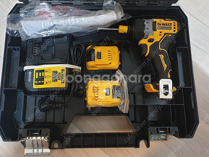 디월트 12V 충전드라이버 무선드라이버 DCF601D2... | 드릴/전동공구 | 중고나라