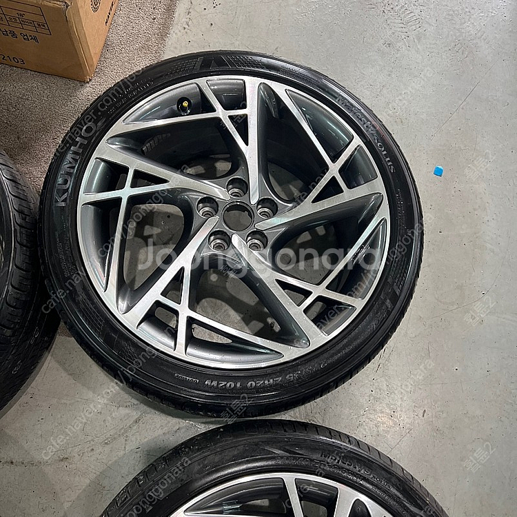 제네시스g90 Rs4 20인치 중고휠타이어 판매 휠 타이어 중고나라