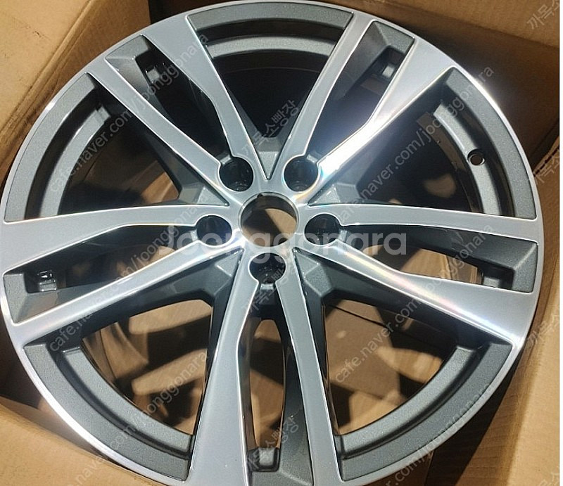 아우디 A6 C8 19인치 휠 1짝 판매 휠 타이어 중고나라