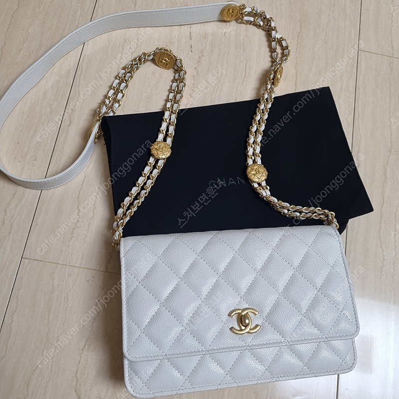 샤넬 woc 화이트 코인체인백 | 숄더백 | 중고나라