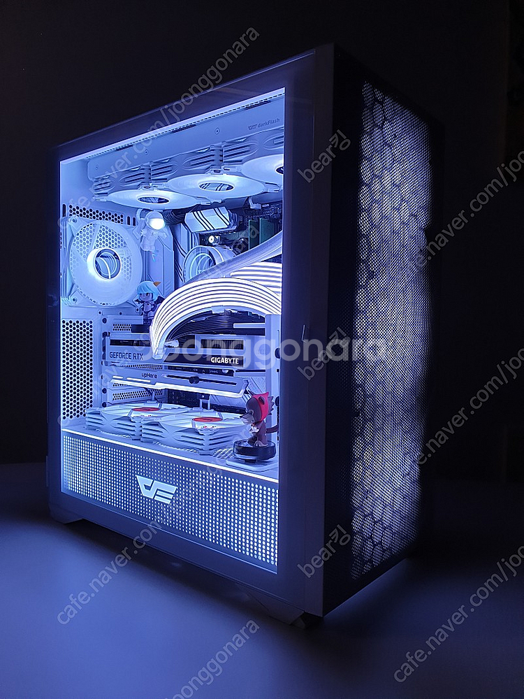 올화이트 감성 컴퓨터 5800x Rog Strix B5 데스크탑본체 중고나라