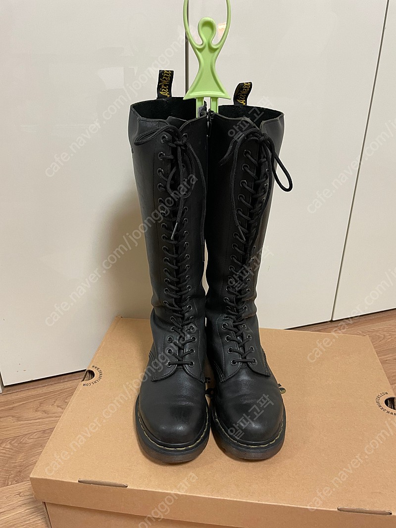 닥터마틴 소가죽 워커 240mm UK5 20홀 1B60 | 여성의류 | 중고나라