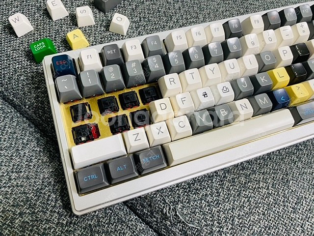 커스텀키보드 Tx Cp 실버흑축 황동 보강판 키보드마우스스피커 중고나라