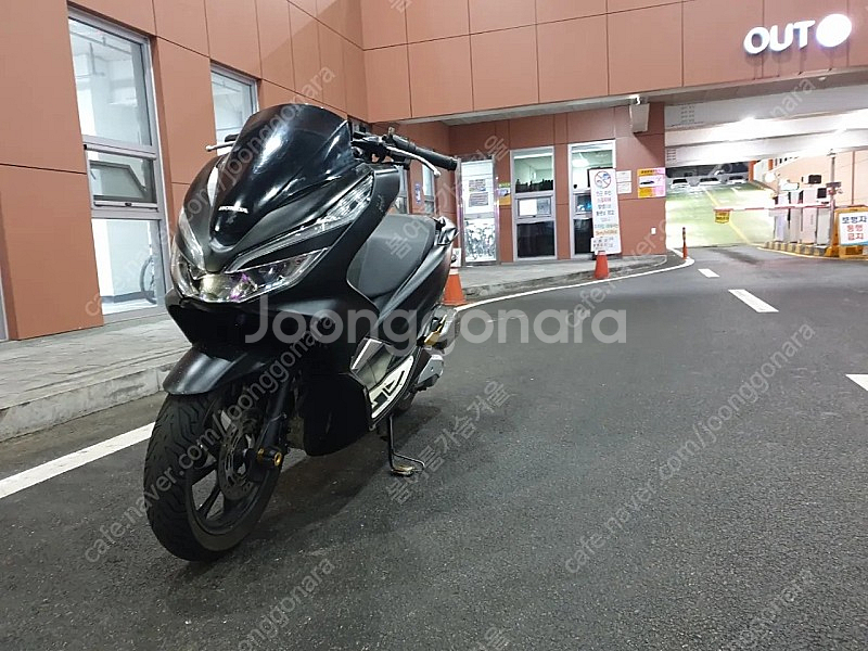 개인!!금액인하함... 혼다 pcx 20년식 짧은키로수... | 125cc 이하 | 중고나라