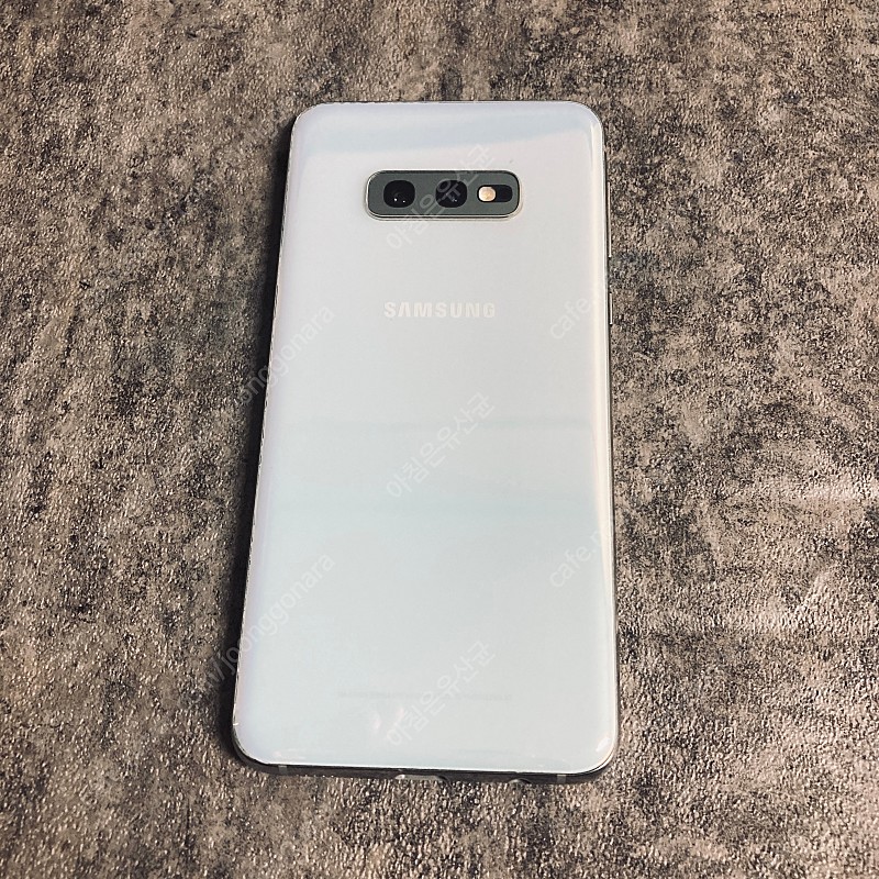 갤럭시 S10E 화이트 128기가 외관매우깨끗! 12만... | 스마트폰 | 중고나라