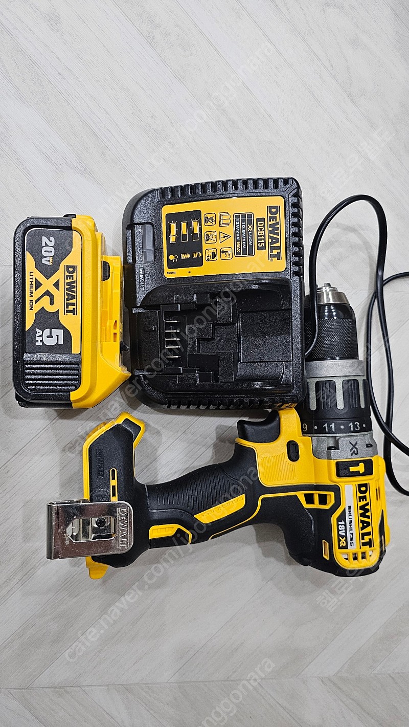 디월트 무선 해머드릴 dcd796 판매합니다 | 드릴/전동공구 | 중고나라