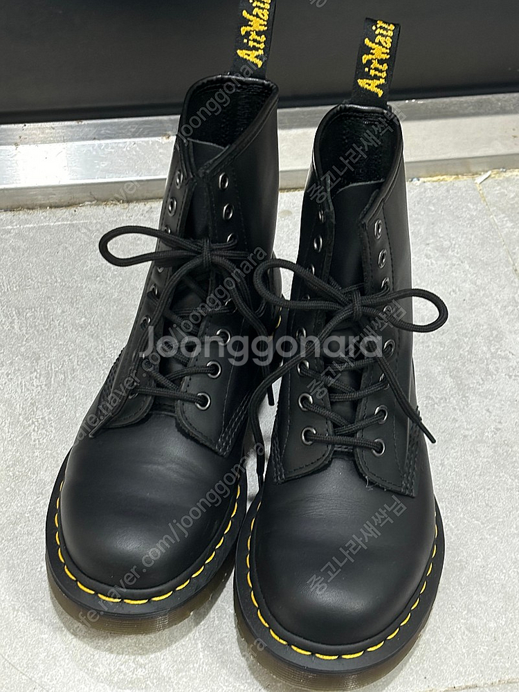 닥터마틴 8홀 1460 나파 230 uk4 | 중고나라 카페에서 운영하는 공식 사이트