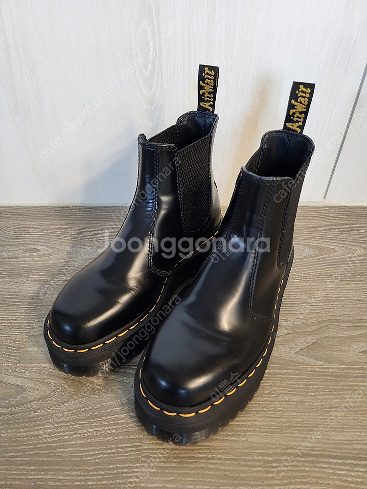 닥터마틴 2976쿼드 uk4 | 중고나라 카페에서 운영하는 공식 사이트
