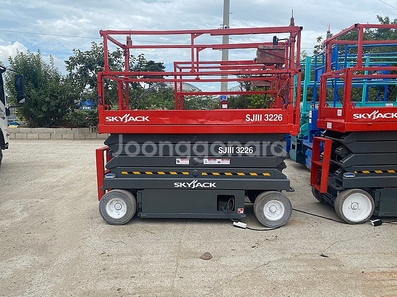 SJ4626/작업10m가능한 고소작업대 배터리신품+도색... | 에어/유압 | 중고나라
