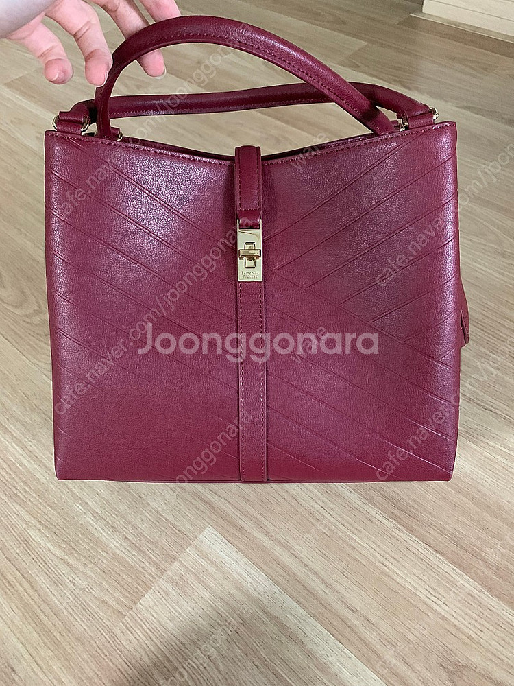 사만사타바사 쉐브론 와인 크로스 토트백 가방 중고나라 카페에서 운영하는 공식 사이트