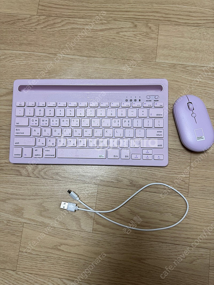Pantone 팬톤 블루투스 키보드와 마우스 판매합니다 키보드마우스스피커 중고나라