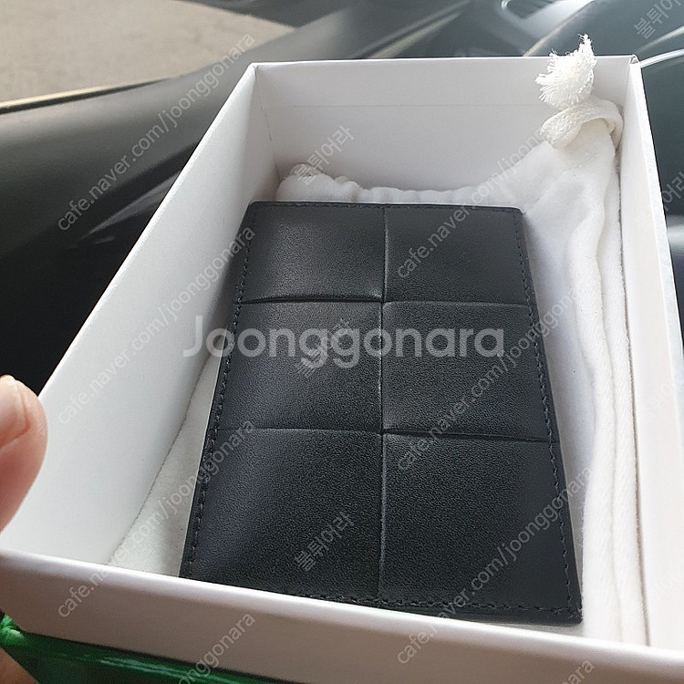 보테가베네타 카세트 카드지갑맥시 인트레치아토 카드지갑 중고나라 카페에서 운영하는 공식 사이트