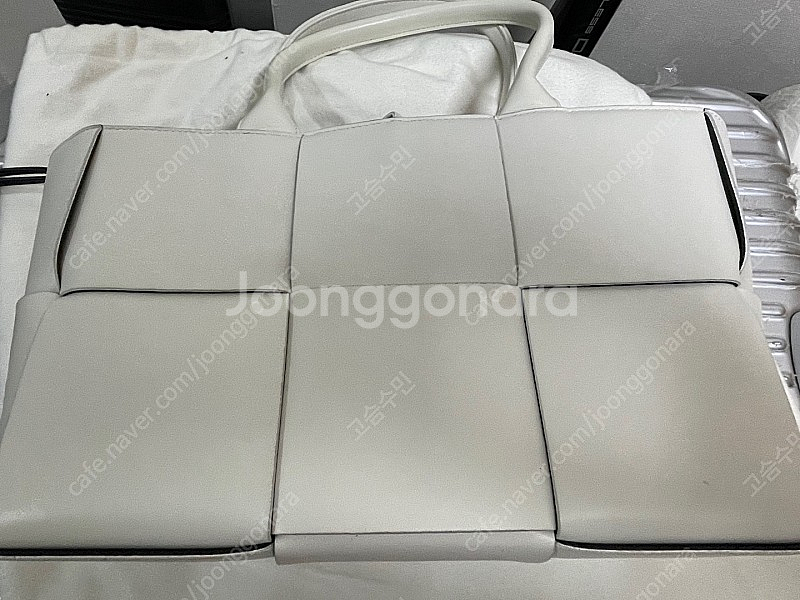 보테가베네타 아르코 스몰 화이트블랙 중고나라 카페에서 운영하는 공식 사이트