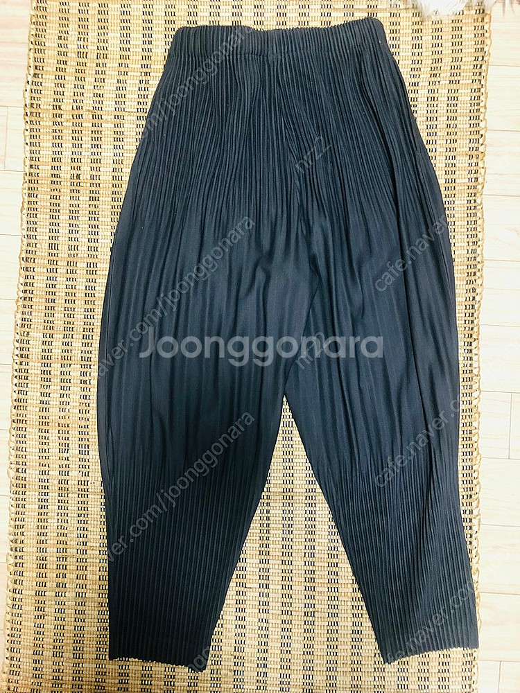 옴므플리세 이세이미야케 바지 다크그레이가격내림 중고나라 카페에서 운영하는 공식 사이트