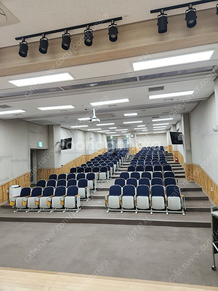 강당 영화관 객석 의자 관람석 팝니다 180석 중고나라 카페에서 운영하는 공식 사이트
