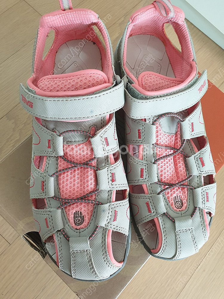 새상품테바 샌들 240사이즈 중고나라 카페에서 운영하는 공식 사이트