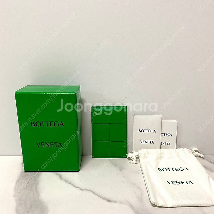 미사용새상품 보테가베네타 카세트 카드지갑 패러킷 구성o 중고나라 카페에서 운영하는 공식 사이트