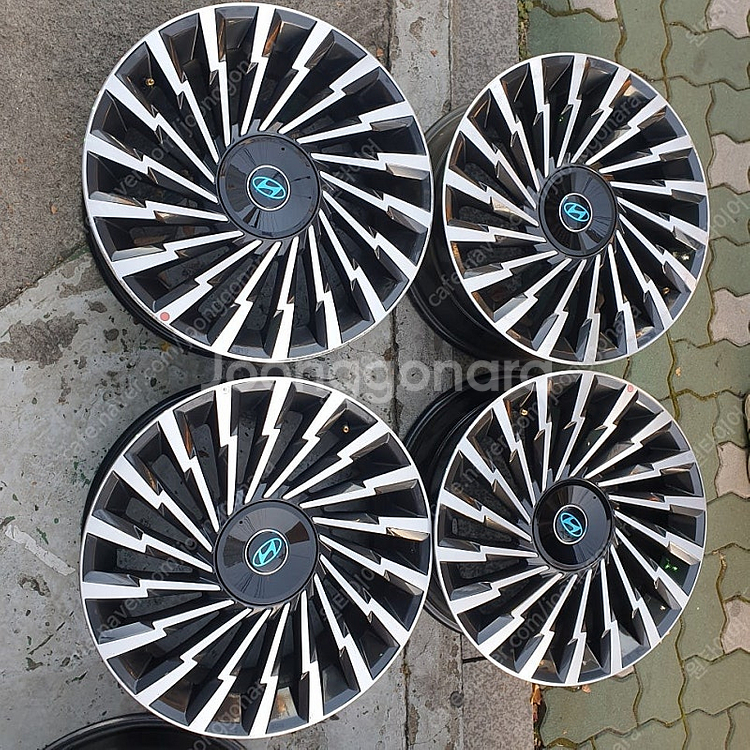 그랜저 GN7 19인치 블렉 폴리쉬 번개휠 한대분 최저... | 중고나라 카페에서 운영하는 공식 사이트