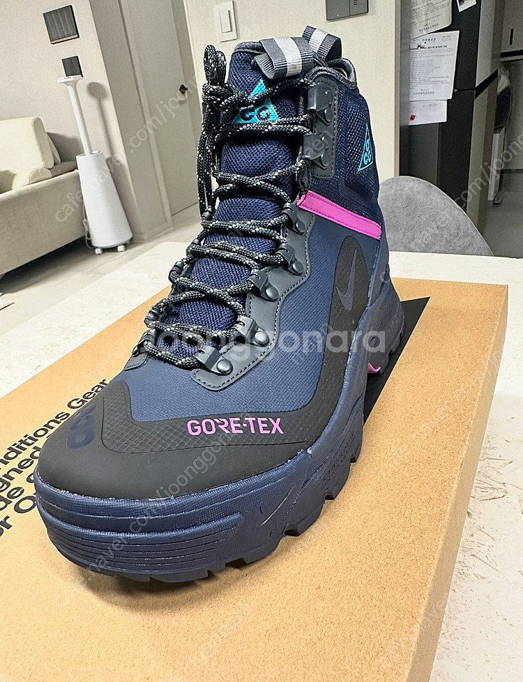 나이키 트레킹화 GORE-TEX 275mm팝니다 | 중고나라 카페에서 운영하는 공식 사이트
